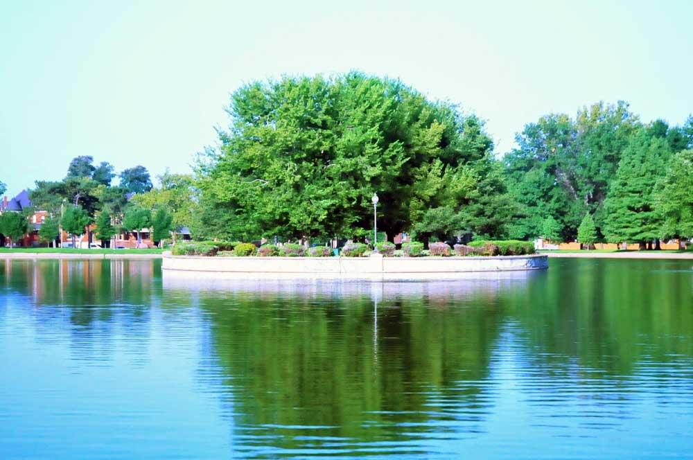 O'Fallon Park Lake | O'Fallon Park | City of St. Louis Parks