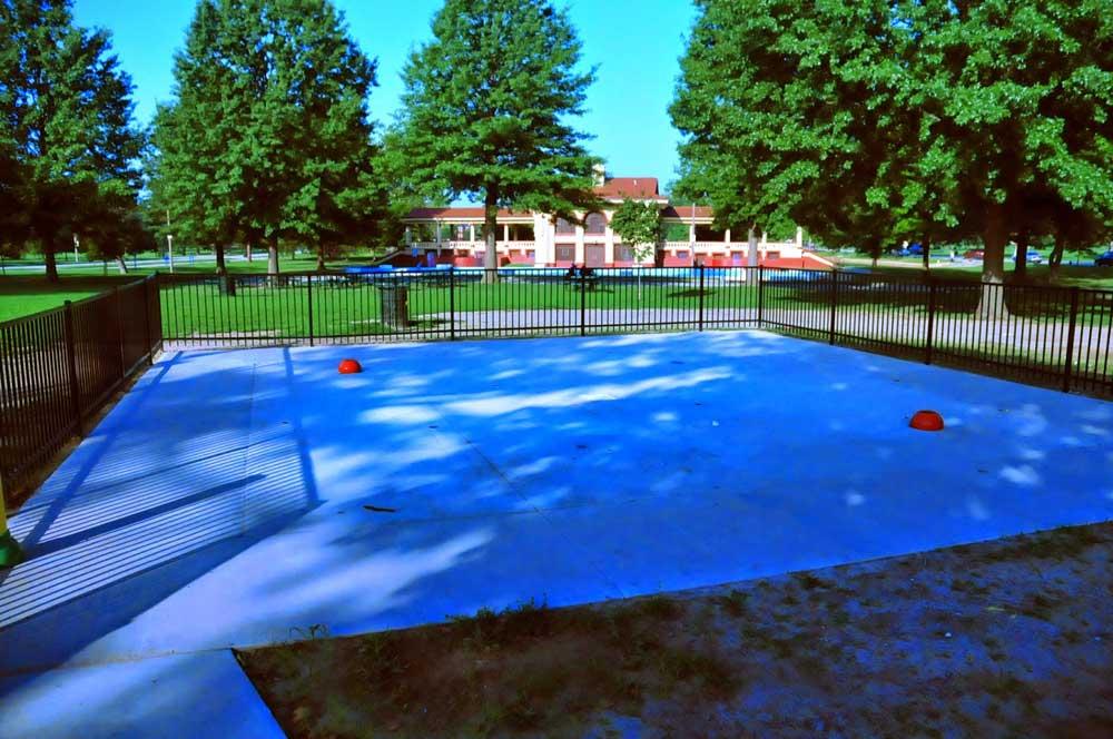 O'Fallon Park Spray Pool | O'Fallon Park | City of St. Louis Parks